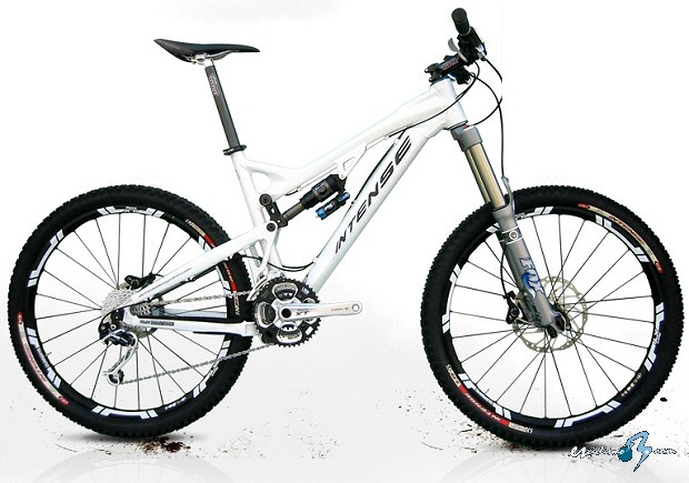 Intense Cycles busca nombre para su nueva bicicleta trailbike