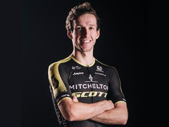 Volta a Catalunya: Adam Yates abandona tras una caída