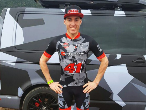 Aleix Espargaró disputa con "Energy" en la Andalucía Bike Race