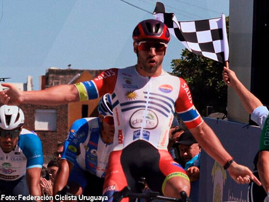 Leonel Rodríguez gana la primera etapa y lidera la Vuelta del Uruguay
