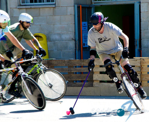 La localidad oscense de Gavín acoge el I Torneo de Bikepolo San Bartolo