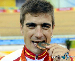 César Neira recibe el reconocimiento de la Comunidad de Madrid por sus ...