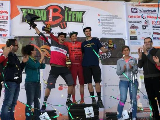 Becky Cook y Damien Oton, primeros líderes del Open de España de Enduro ...
