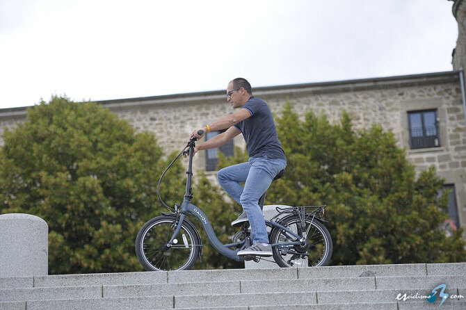 Ponemos a prueba la bicicleta urbana, eléctrica y plegable DAHON Ciao E7