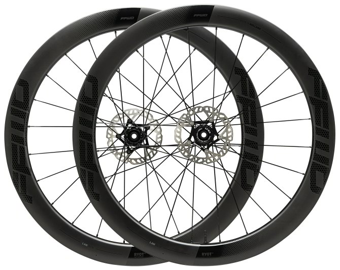 FFWD presenta sus nuevas ruedas de carbono RYOT33 y RYOT55
