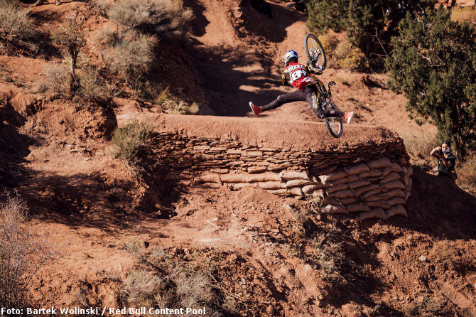 El canadiense Brett Rheeder se corona en el Red Bull Rampage 2022