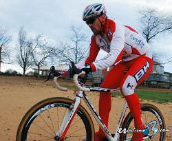 Isaac Suárez a punto de comenzar la temporada de ciclocross 2010-2011