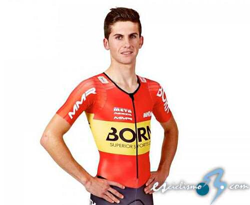 Kevin Suárez se exhibe en el Ciclocross Race de Los Corrales de Buelna