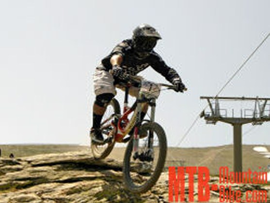 Moisés Navarrete se impone en el Bull Bike Cup DH Sierra Sevada